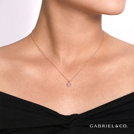 Styling Delicate Jewelry Pieces for a Daytime Spring-Summer Look