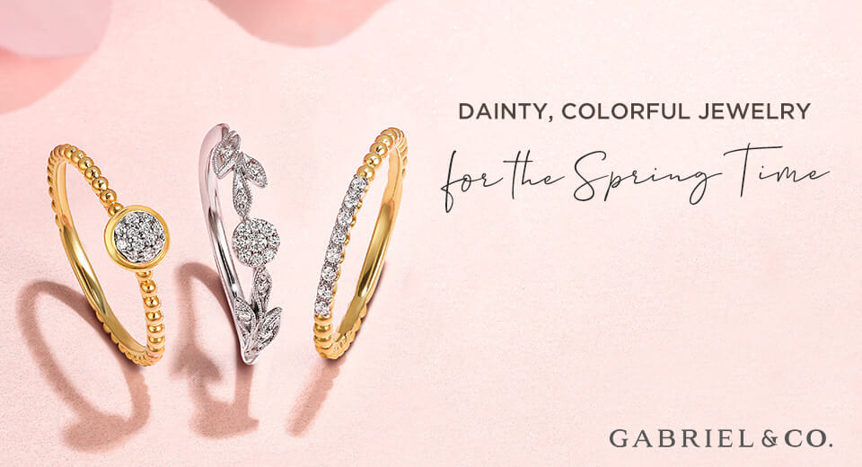 Styling Delicate Jewelry Pieces for a Daytime Spring-Summer Look