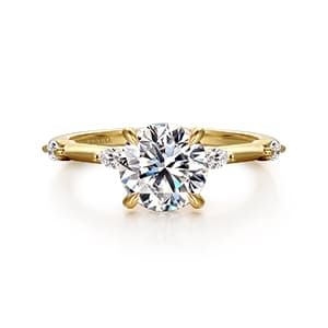 Are Yellow Gold Engagement Rings Making a Glamorous Comeback?