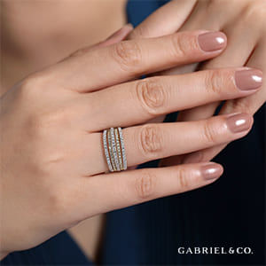 Wide Band Rings for Her – Bold, Versatile, and Statement