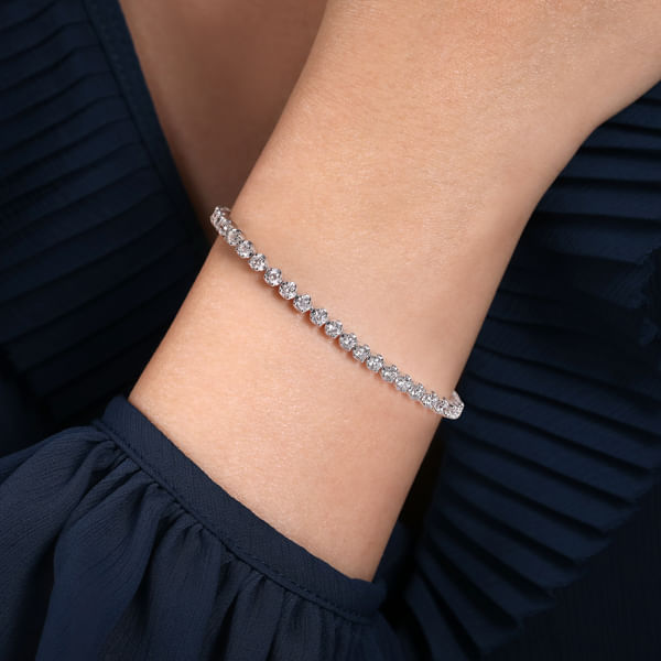 Jewelry Trends 2025: Latest Styles & Must-Haves