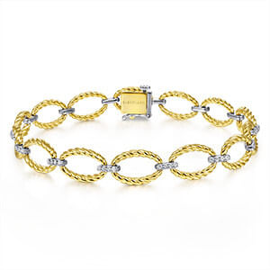 12 Fine Jewelry Designs, Perfect for an Everyday Work Wear